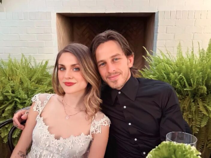 Ilyen volt Frances Bean Cobain és Riley Hawk esküvője