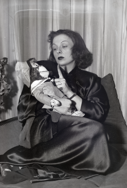 Mezei Mária az Apáca című darabban - Nők Lapja archív